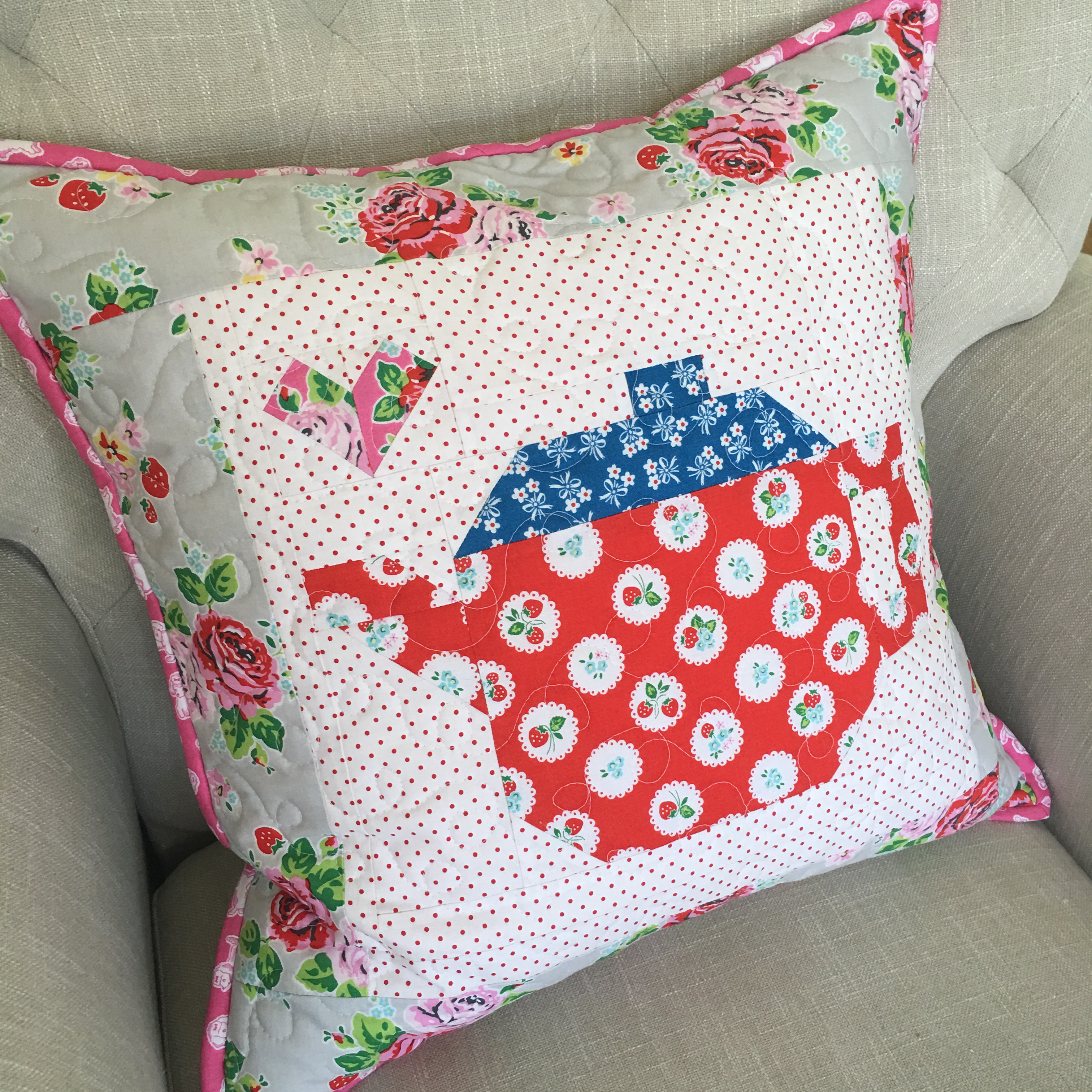 Pretty Playtime Quilts Teapot Block Pillow